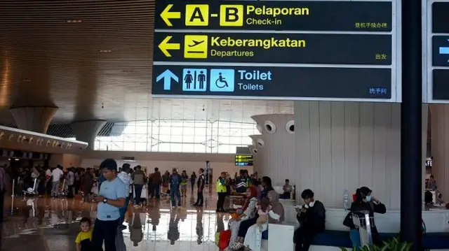 Pesawat: Harga tiket pesawat domestik disebut mahal, pengamat beberkan lima penyebab utama di ...