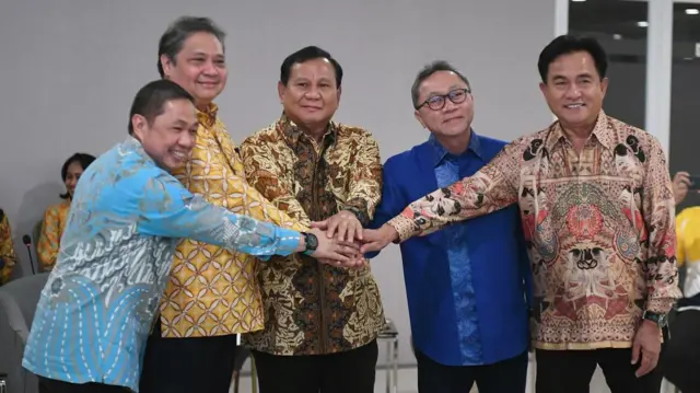 Pilpres 2024: MK tolak gugatan batas usia maksimal capres, Prabowo-Gibran tetap berpeluang ikut ...