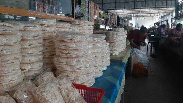 Pangan: Enbal, pangan lokal ‘ubi beracun’ di Maluku yang ‘mulai luntur ...