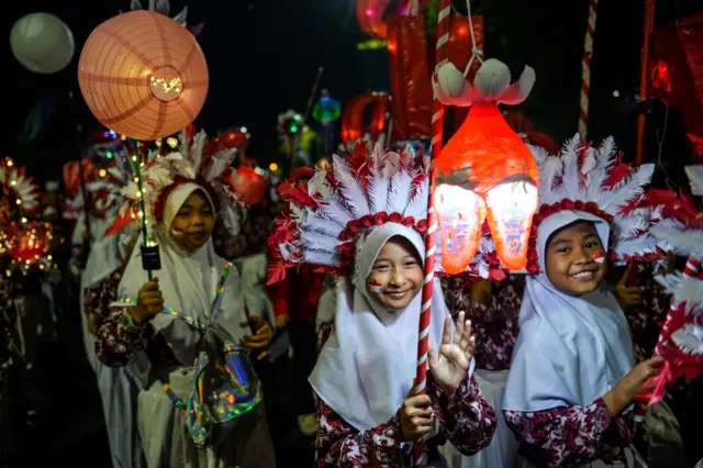 HUT RI ke-79: Potret perayaan kemerdekaan dan pengibaran bendera Merah Putih di IKN dan seluruh ...