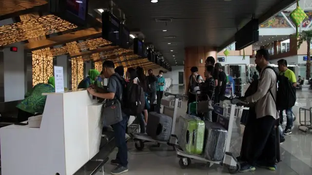 Bandara internasional: Kemenhub cabut status internasional 17 bandara karena sepi dan menggerus ...