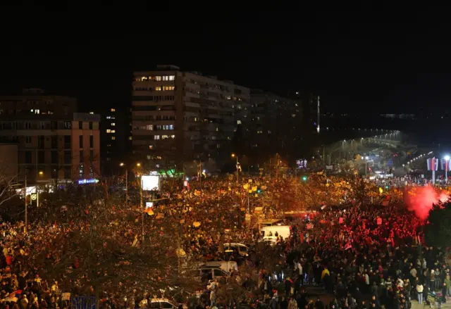 Završena studentska blokada mosta u Novom Sadu, Vučić kritikuje 'vašarsku atmosferu' - BBC News ...