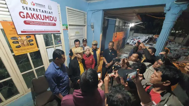 Pilkada 2024: Pilkada serentak diwarnai tuduhan politik uang – 'Penipu besar' bagi-bagi ke ...