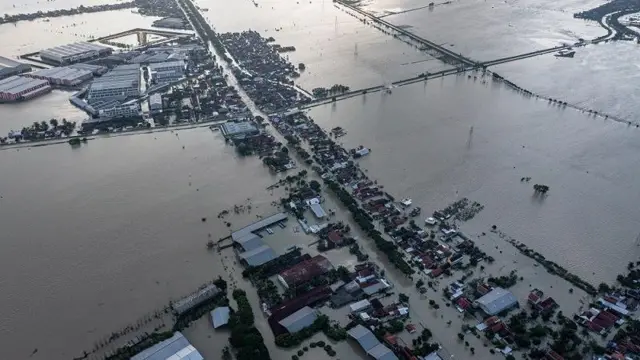 Banjir Demak terparah dalam 30 tahun terakhir - Apakah Selat Muria akan terbentuk lagi? - BBC ...