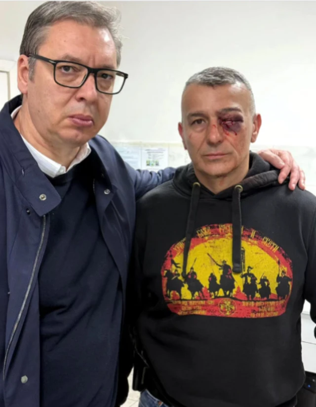 'Hoćemo da nas RTS čuje': Studentska blokada Javnog servisa, policajcu povređeno oko - BBC News ...