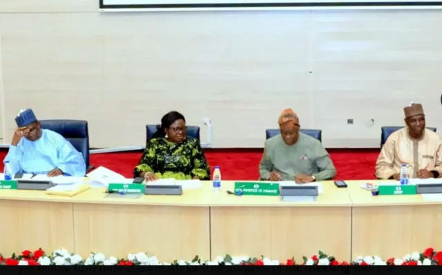 Ihe ise na-ese okwu na mkpebi Ụlọikpe Kachasị nyere maka 'Local ...