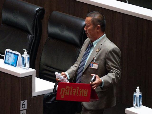 งบ 67: ก้าวไกลวิจารณ์จัดงบไม่สะท้อนปัญหา PM2.5 ทั้งที่ประกาศเป็น “วาระแห่งชาติ” - BBC News ไทย