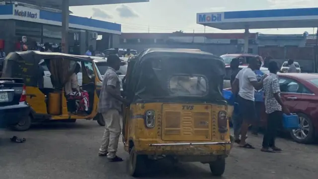 Fuel scarcity Lagos: Why petrol queues don return to Nigeria commercial capital - BBC News Pidgin