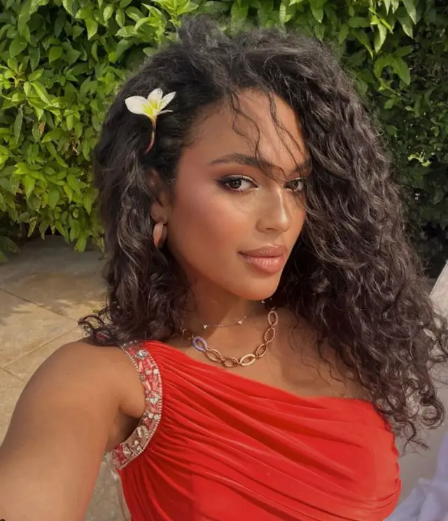 Kenza Ameloot ufite inkomoko mu Rwanda yatorewe kuba Miss Belgique ...