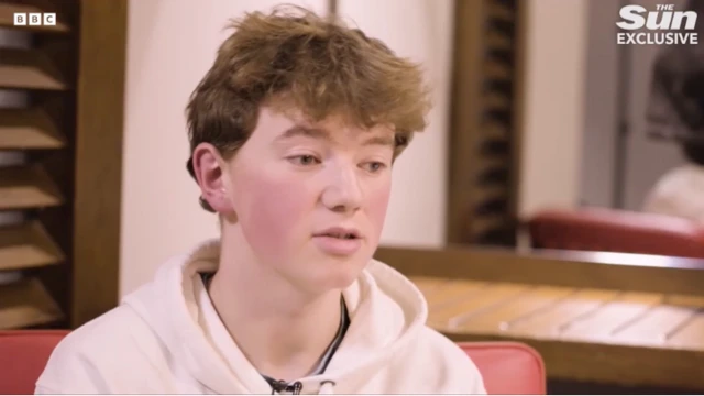 Alex Batty | "He estado mintiendo para proteger a mi madre y a mi ...