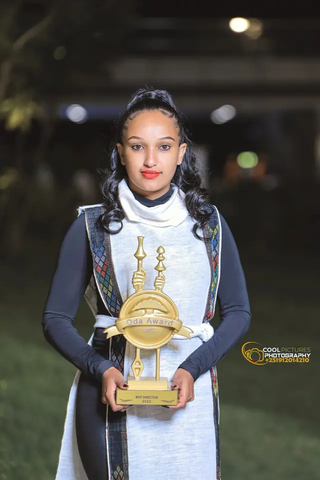 Oda Award Muuziqaa 500 olii fi fiilmii torba waldorgomsiisee, ogeessota ...