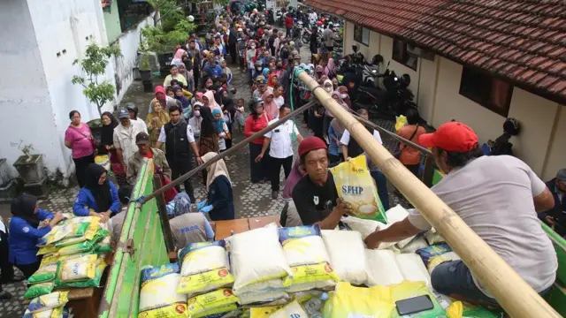 Harga beras naik, orang kecil sulit, petani merugi - Mengapa persoalan beras terus terjadi ...