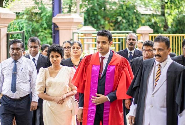 "ශ්‍රී ලංකාව හැර යන්නේ නෑ": කායික වෛද්‍ය විද්‍යාවේ මෙරට 'ලාබාලතම ...