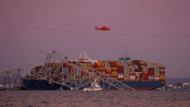 Baltimore: uno de los principales puentes de la ciudad se derrumba al ...