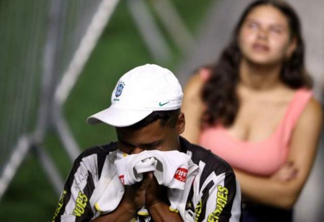 Pele funeral: Pictures from di burial of Brazil football legend Edson ...