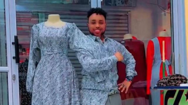 Tuuga aan dharka bedelan ee gacanta wada mariyay suuqyada Soomaalida ...