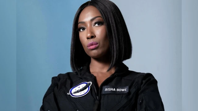 केटी पेरी समेत छह महिलाओं का ग्रुप अंतरिक्ष की यात्रा कर वापस लौटा ...