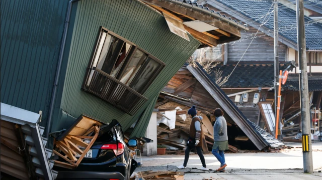 Gempa dan tsunami di Jepang: Ratusan orang meninggal, puluhan WNI mengungsi - BBC News Indonesia