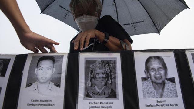 Presiden Jokowi luncurkan program pemulihan hak korban pelanggaran HAM berat masa lalu, sebagian ...