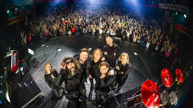 Лева «Би-2» улетел в Израиль. Остальных участников группы удерживают в ...