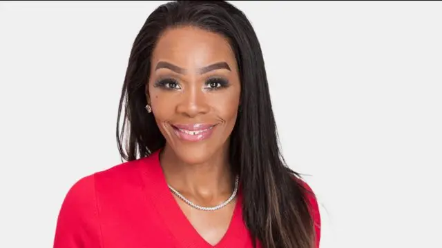 Haweeneyda madow ee dooneysa inay meesha ka saarto Ilhaan Cumar - BBC ...