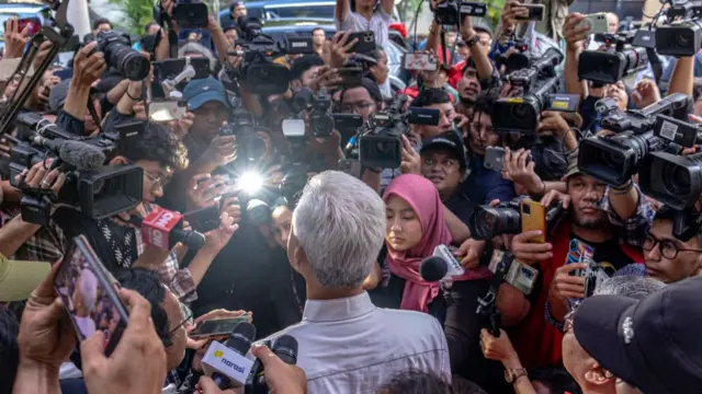 Pemilu: Pendukung Prabowo-Gibran rayakan hasil hitung cepat - BBC News Indonesia