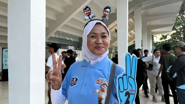 Pemilu: Pendukung Prabowo-Gibran rayakan hasil hitung cepat - BBC News Indonesia
