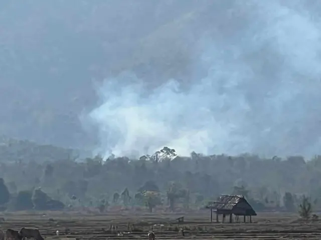 မြဝတီမြို့အနီးက သင်္ကန်းညီနောင်ကို စစ်တပ်လေကြောင်းတိုက်ခိုက် Bbc News