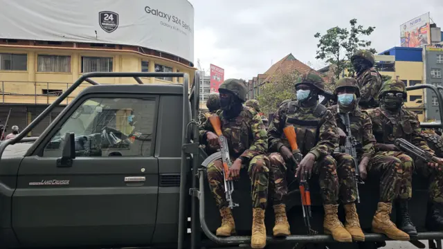 Polisi wafyatua gesi ya kutoa machozi katika maandamano mapya nchini Kenya - BBC News Swahili