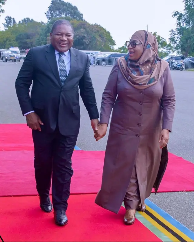 Maandamano Kenya 'yavamiwa na wahalifu' - BBC News Swahili