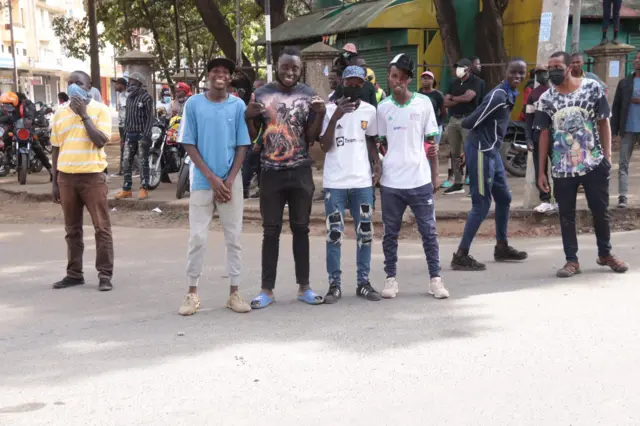 Maandamano Kenya 'yavamiwa na wahalifu' - BBC News Swahili