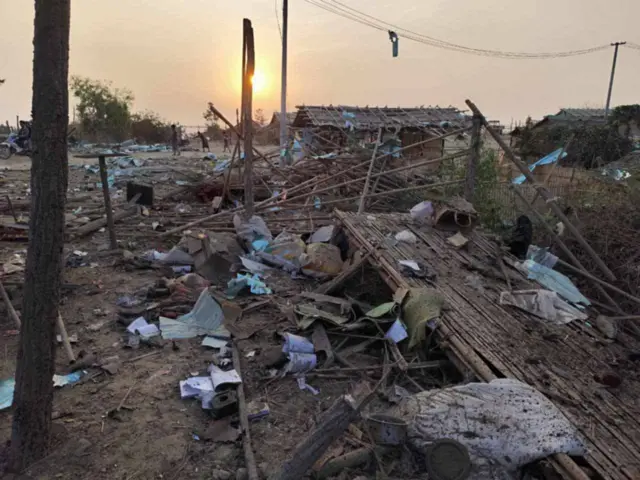 ၂၀၂၅ မတ် ၃ ရက် ဘီဘီစီသတင်းတိုက်ရိုက်ထုတ်လွှင့်ချက် မကွေး၊ မြိုင်နဲ့ ပေါက် အစပ်ရွာတွေ လေကြောင