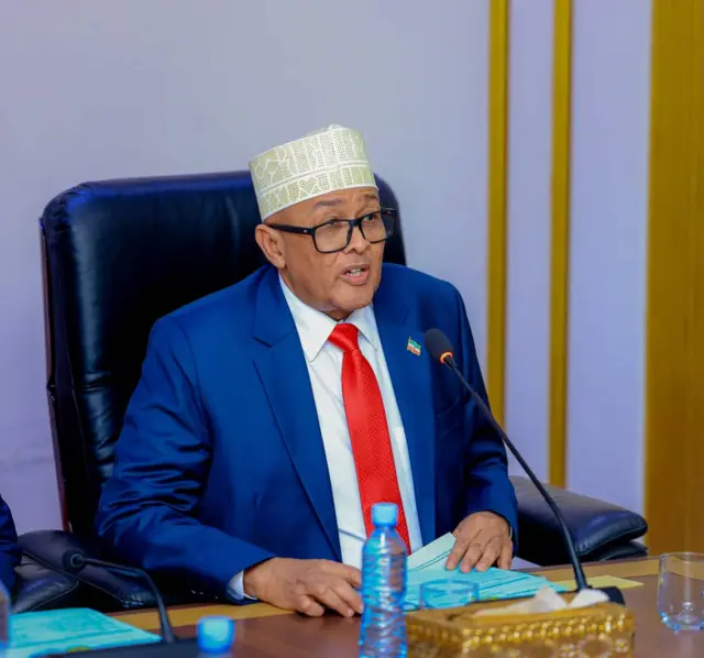 Maxamed Saalax oo Uefa su'aalo ka weydiiyay arrinta ku saabsan geerida ...