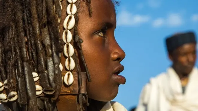 Saawwan Ugaandaa waraqaa ragaa dhalootaa argachuuf - BBC News Afaan Oromoo