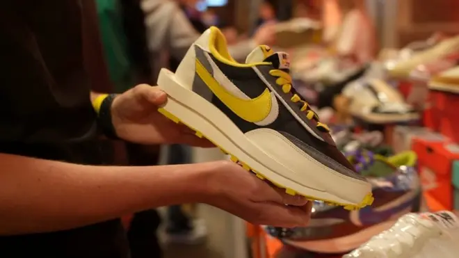 Kina i biznis: Posle dve decenije luksuzne cipele Manolo Blanik i na ...