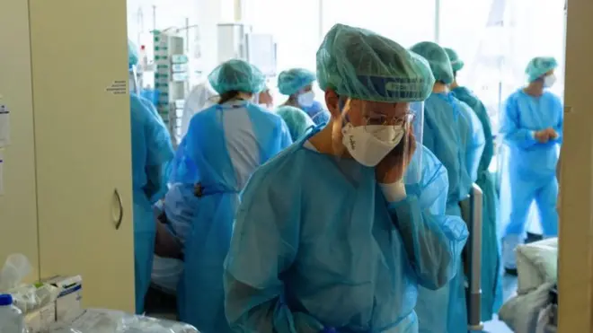 Korona virus: Kakav je put Srbija prešla za (prve) tri godine pandemije - BBC News na srpskom