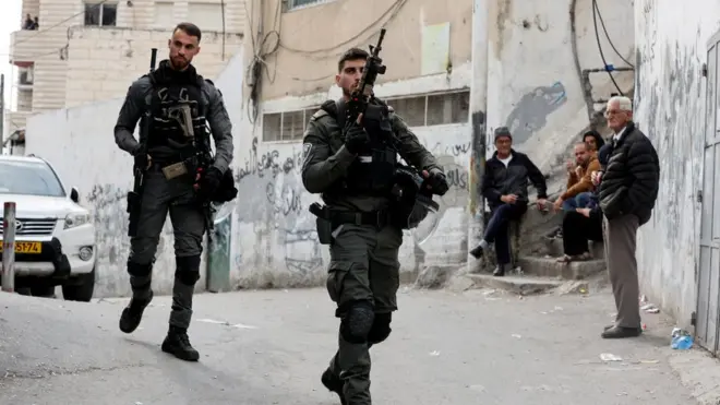 Izrael i politika: Desetine hiljada ljudi na ulicama protestuje protiv ...