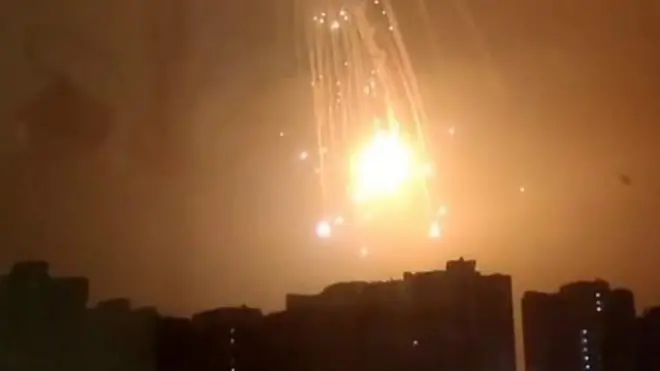 روس کا یوکرین پر حملہ: ’لوگوں نے قلم اور کی بورڈ چھوڑ کر ہتھیار اٹھا ...