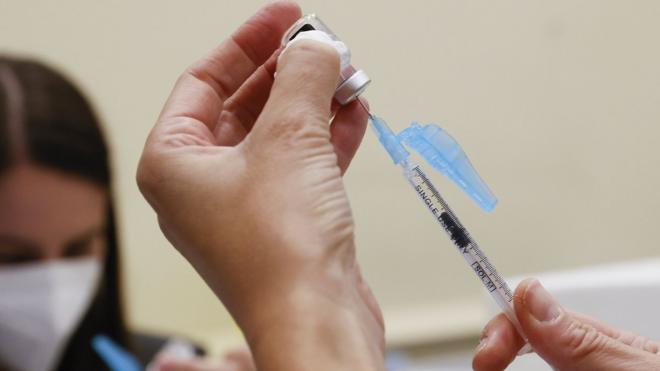 Korona virus i vakcine: Posle dve godine, šta znamo o rezultatima i ...