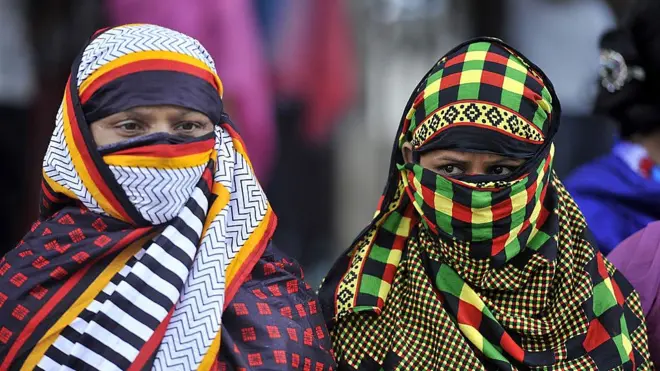 PSK ganti profesi menjadi penjual ayam geprek, bertahan hidup di masa pandemi - BBC News Indonesia