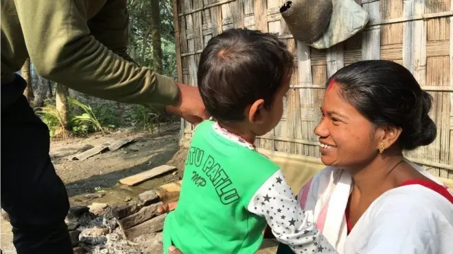 'Depresi pasca melahirkan membuat saya ingin bunuh diri bersama anak' - BBC News Indonesia