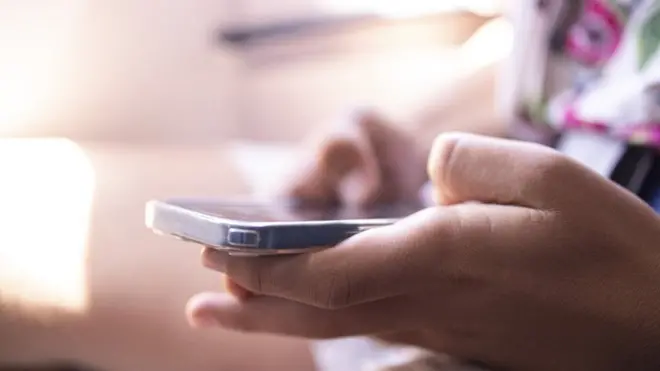 “祈福党”骗案：正在英国华人聚居地出没的诈骗案 - BBC News 中文