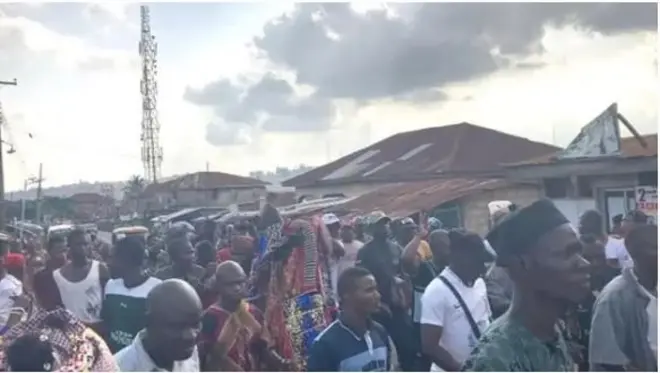 Wo bí ètò ìsìnkú Sheikh Muyideen Ajani Bello ṣe lọ nílùú Ibadan - BBC ...