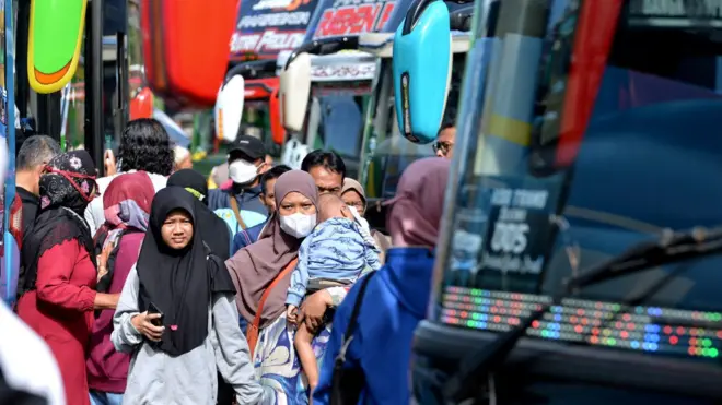 Banjir lahar dingin melanda Sumbar usai erupsi Gunung Marapi - 'Tak bisa dihindari' - BBC News ...