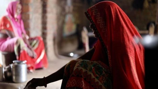 गुजरात में हर चौथे दिन एक दलित महिला से होता है बलात्कार - बीबीसी ...