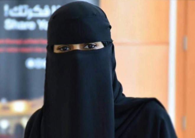 Nin sheegtay dhakhtar dadka Soomaaliya caawiya oo dumar uu shukaansaday ...