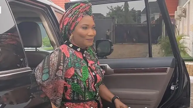 Oloolu: Àlàyé rèé lórí ìdí tí egúngún Ajé kìí fi wọ bàtà tàbí fojú kan ...