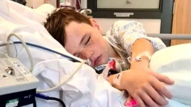 Ninka gaabnidiisa darteed loogu diiday in uu dhakhtar noqdo - BBC News ...