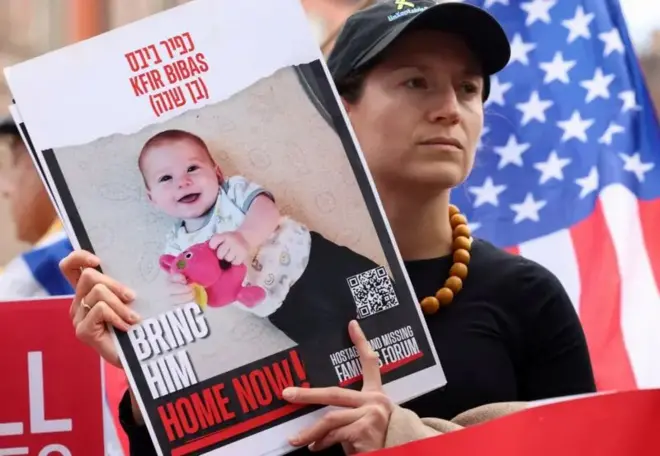 La familia de Shiri Bibas, la madre con raíces argentinas y peruanas ...