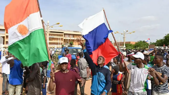 Niger coup leaders say dem stop attempt by president Mohamed Bazoum to ...